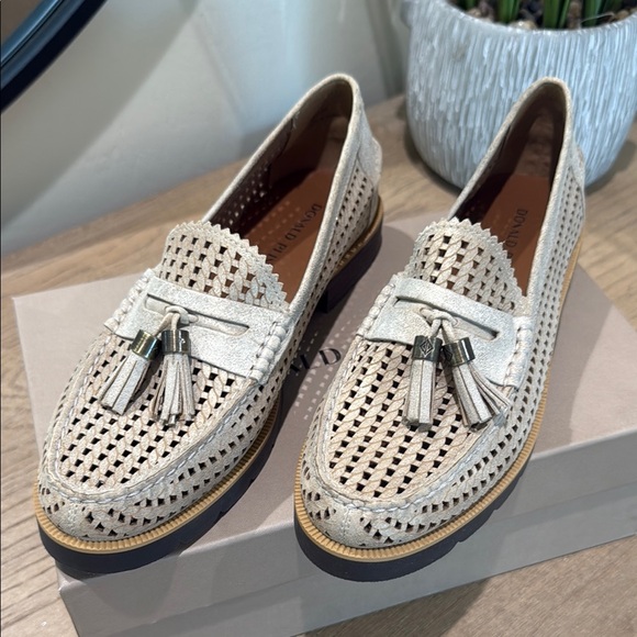 Donald J. Pliner | Shoes | Donald J Pliner Light Brushed Metallic ...